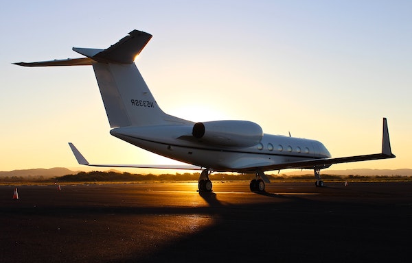 L'aereo privato aziendale come soluzione per i viaggi di lavoro - Book ...