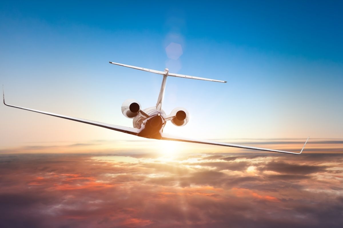 Everything You Need To Know About Booking Private Jet Charters | Fast ...